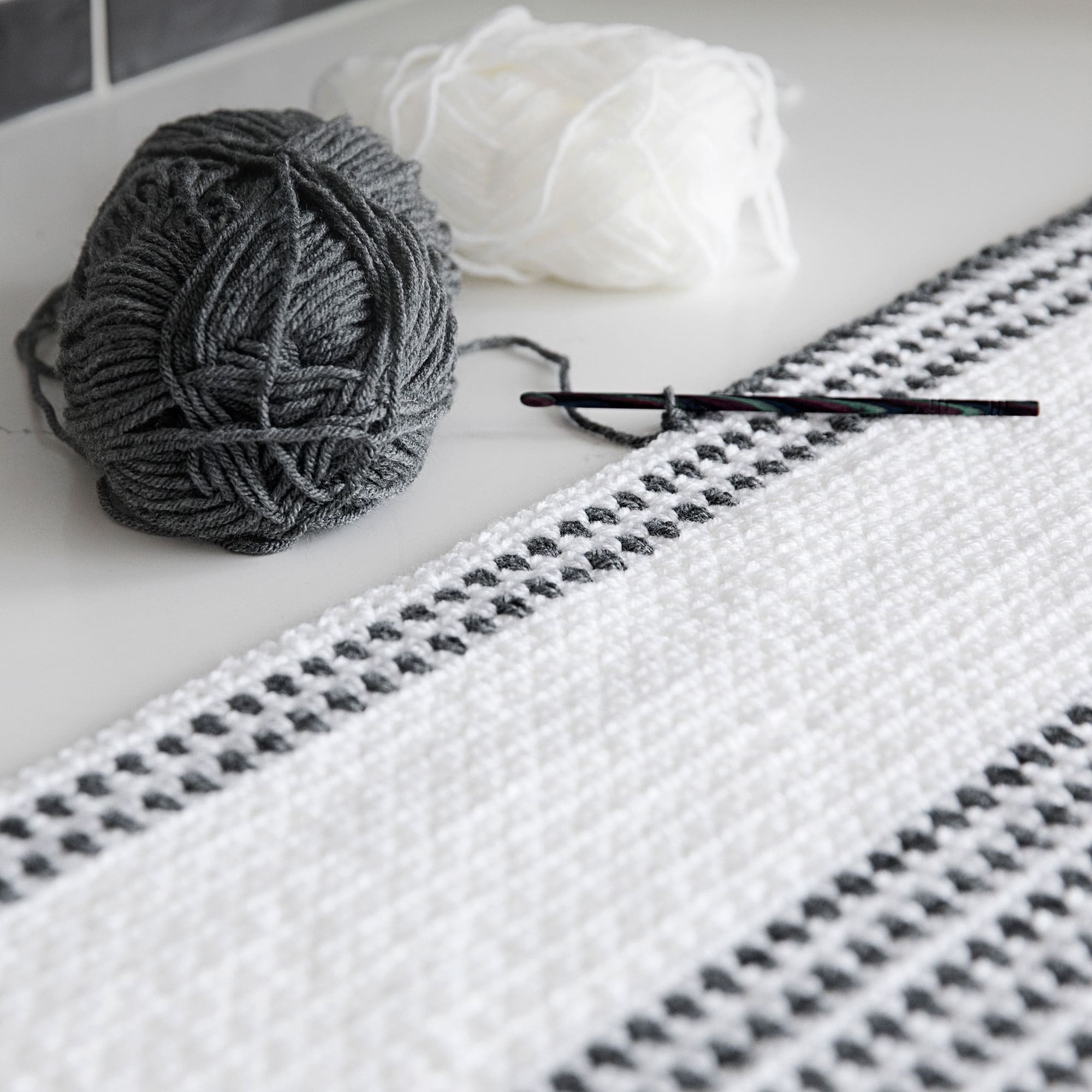 Crochet Moss Stitch Blanket Pattern - Leelee Knits