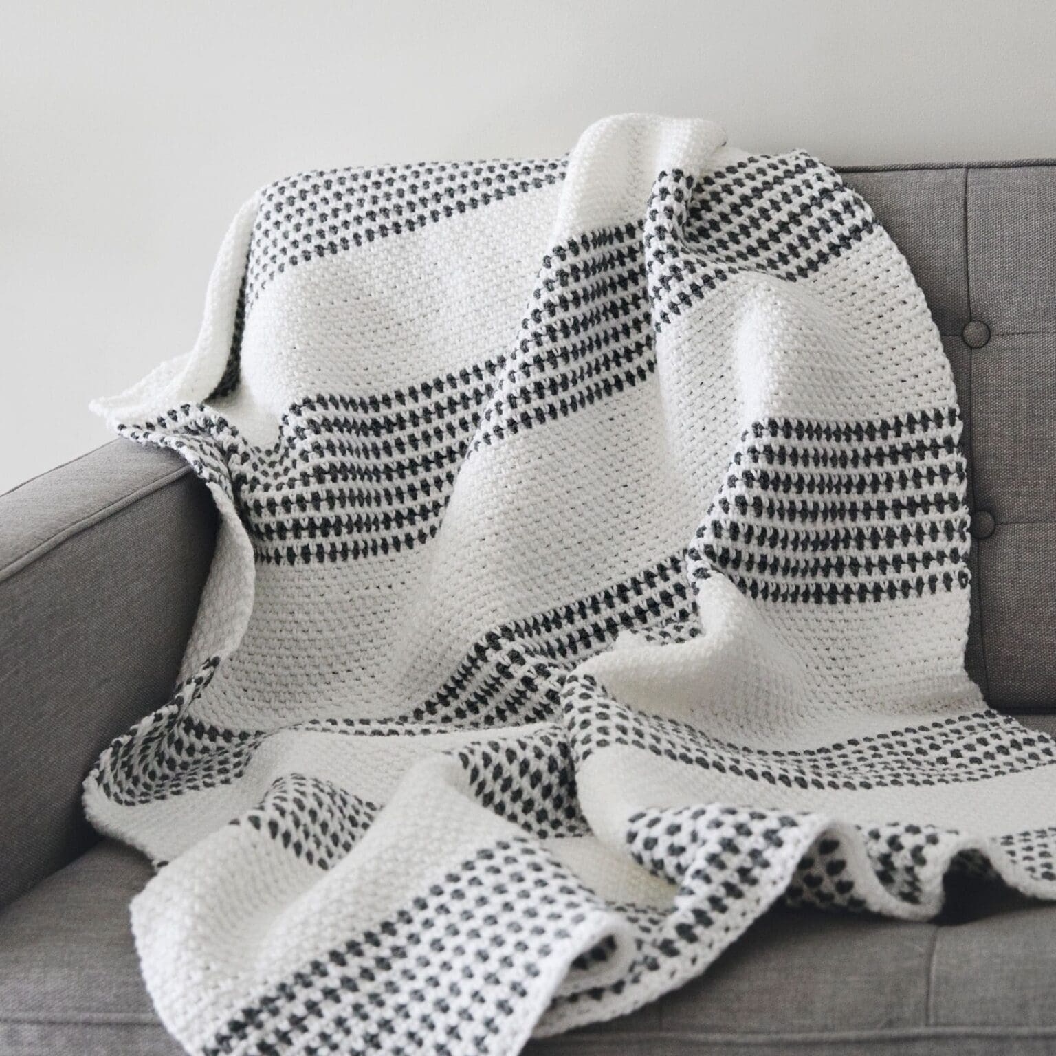 An Easy Crochet Blanket Pattern - Leelee Knits